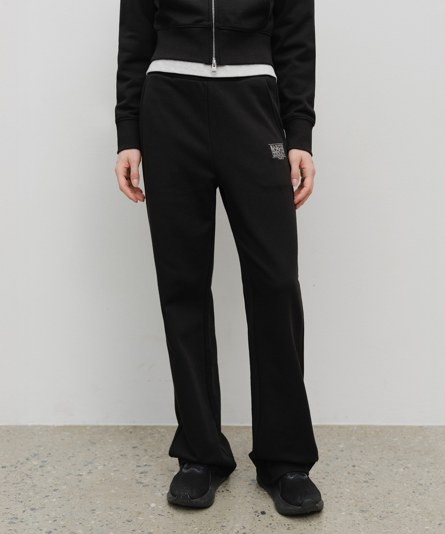 W EMBROIDERY CLASSIC LOGO SWEAT PANTS black - MARITHÉ+FRANҪOIS GIRBAUD